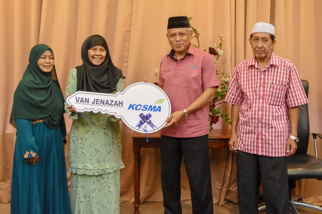 Penyerahan Van Jenazah untuk Kegunaan Masjid Indera Mahkota 5, Kuantan ...